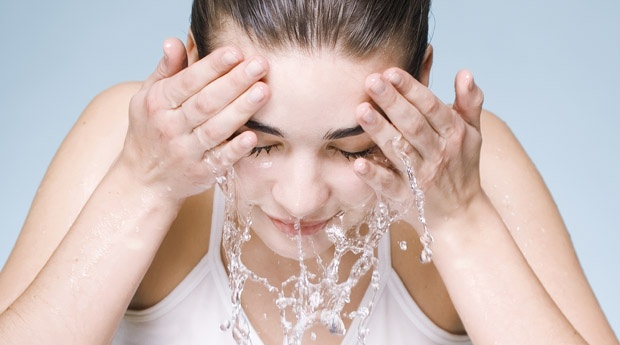 8 Harmful Habits That Worsen Your Skin Condition - LIFESTYLE - Fashion ...