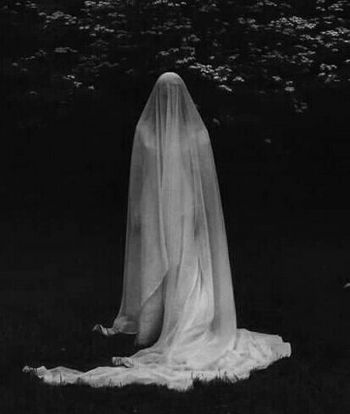 Famous Female Ghosts | 4 Legendary Women Haunting Our World - LIFESTYLE ...